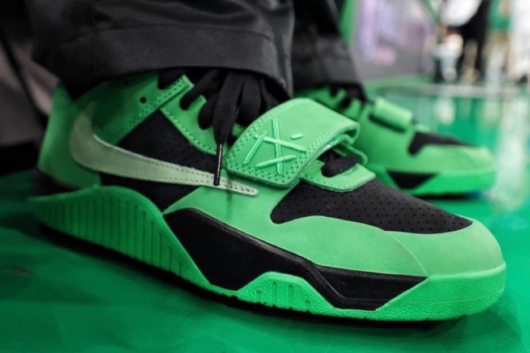 Travis Scott shows off an exclusive Jordan Jumpman Jack colorway during ...