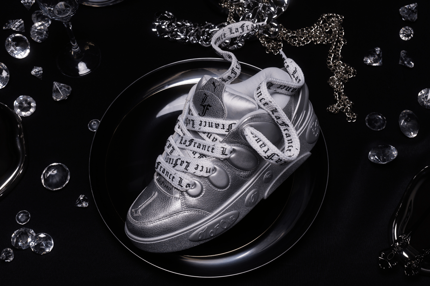 Nike and adidas design legend Peter Moore dies at 78 - Sneakerjagers